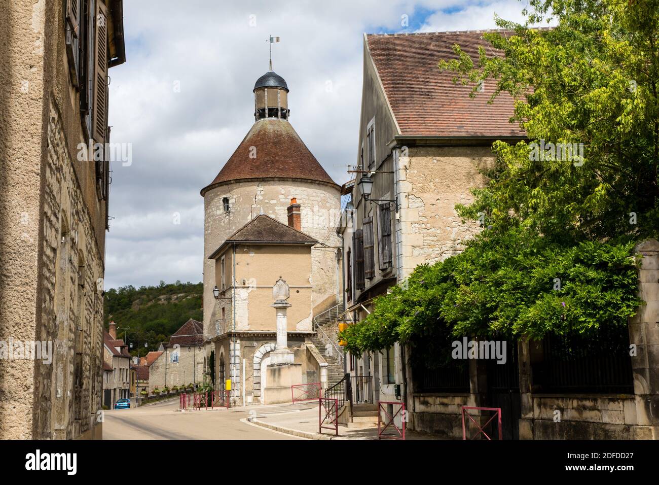 MERIDIEN TOWER, VERMENTON, YONNE, BURGUNDY, FRANCE Stock Photo - Alamy