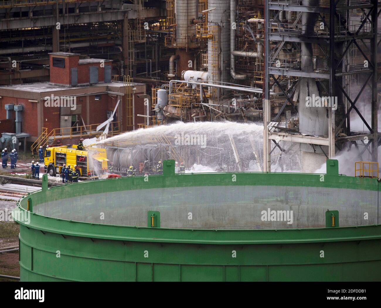 Engen refinery hi-res stock photography and images - Alamy