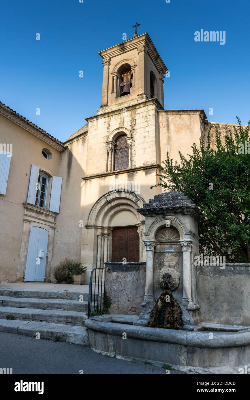 Cafe lourmarin provence france hi-res stock photography and images - Alamy