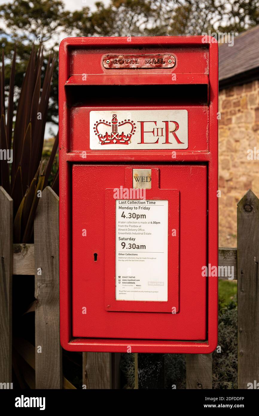 Royal mail e11r postbox hi-res stock photography and images - Alamy