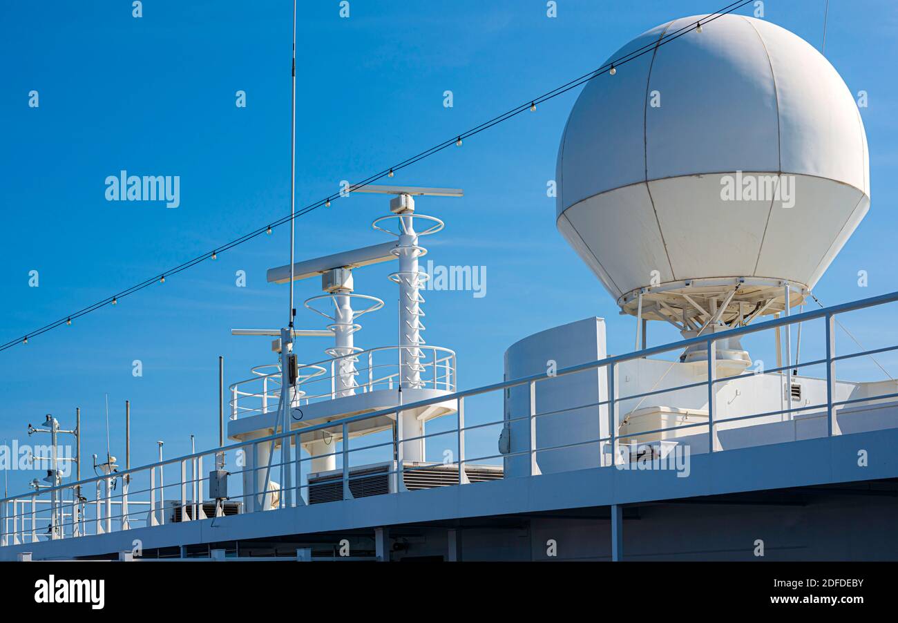 Naval ship satellite hi-res stock photography and images - Alamy