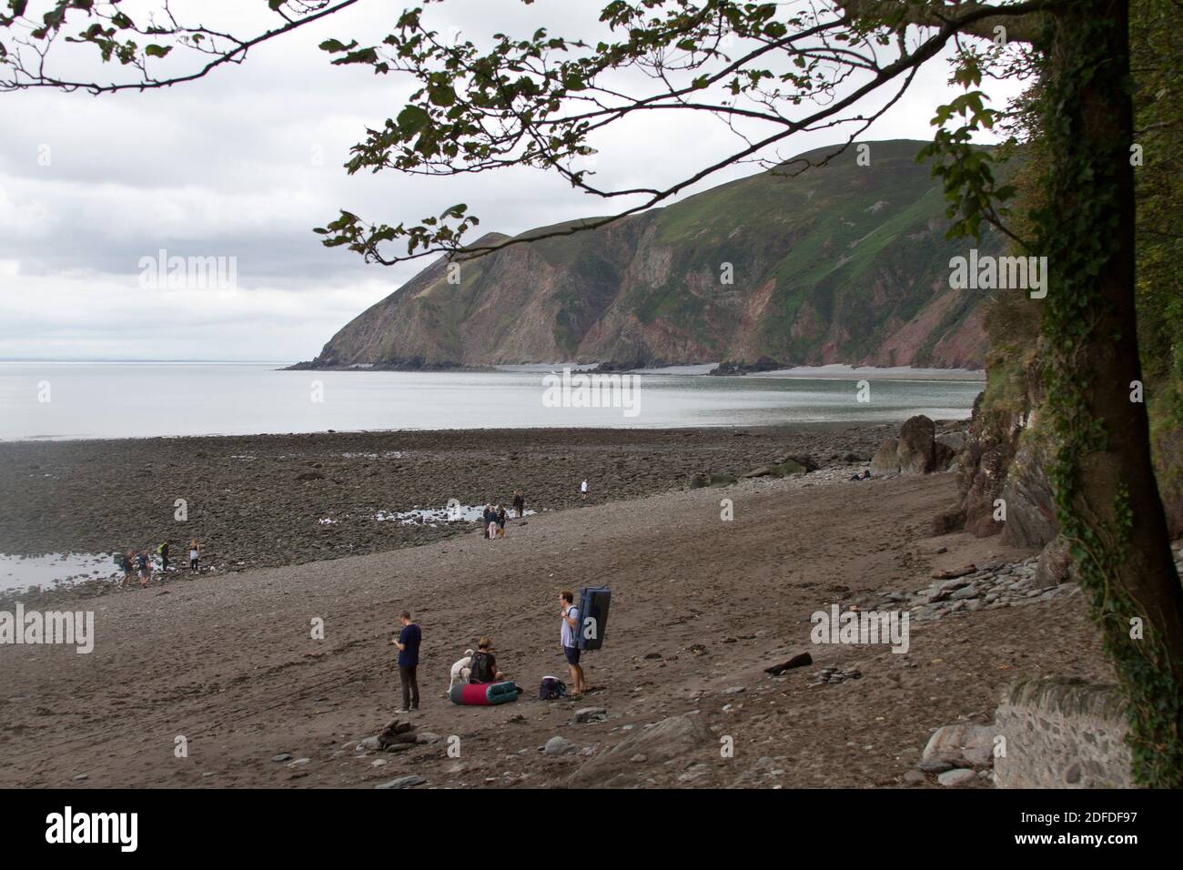 Lynmouth, north Devon. Cliffs and rocks and a stony beach Stock Photo ...