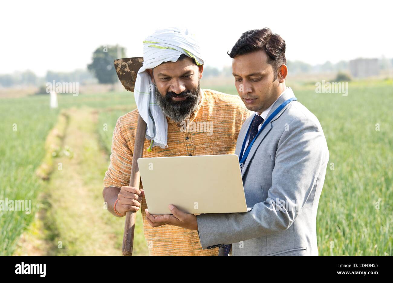 Indian farmer with laptop hi-res stock photography and images - Alamy