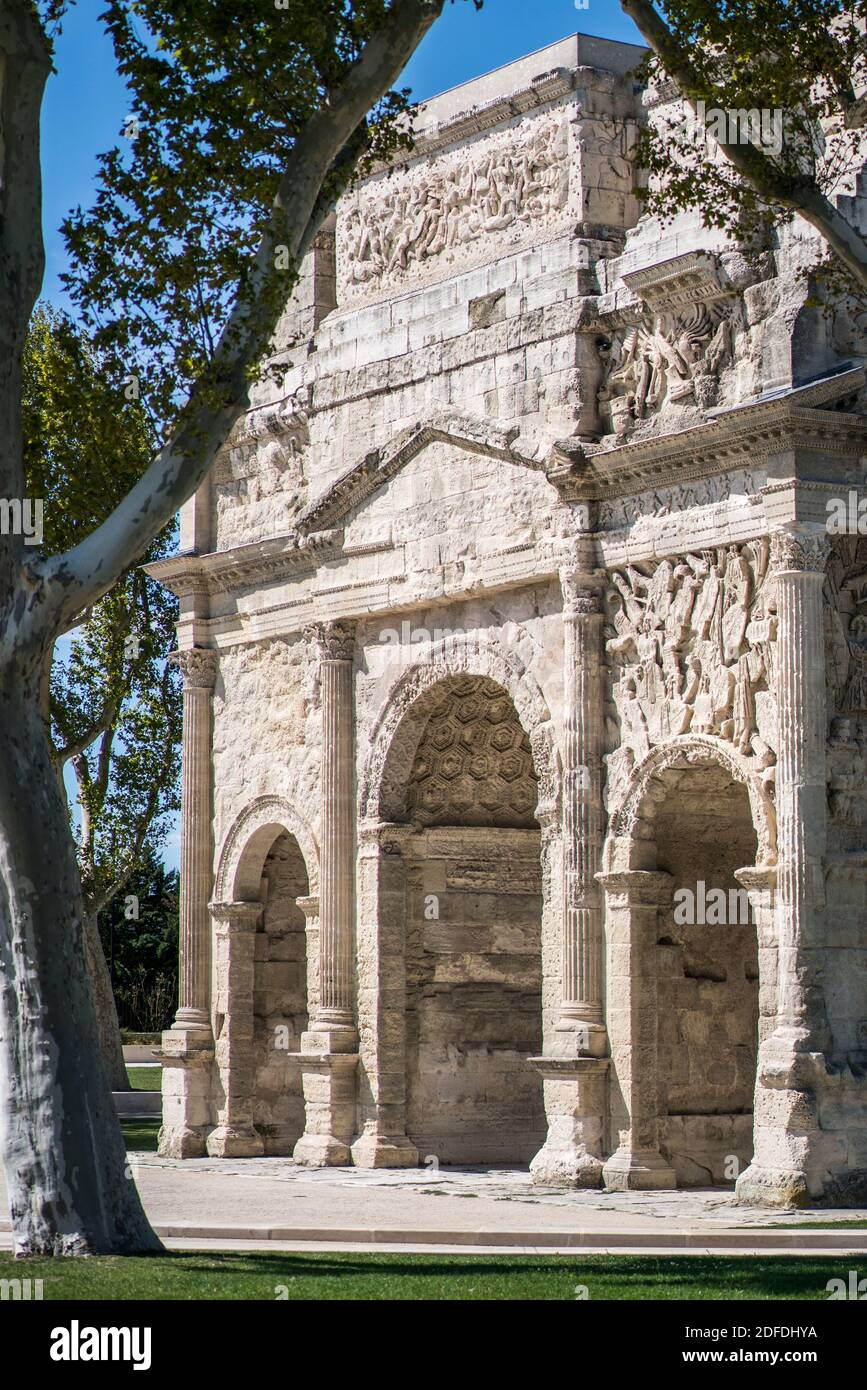 Triumphal arch of orange hi-res stock photography and images - Alamy