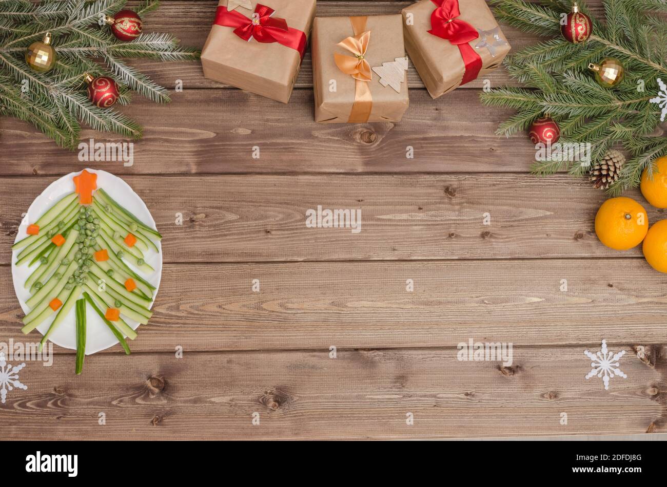 Edible tree made of vegetables for the Christmas and New Year's table ...