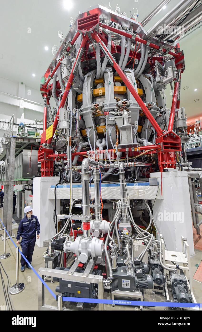 (201204) -- CHENGDU, Dec. 4, 2020 (Xinhua) -- Photo taken on Dec. 4 ...