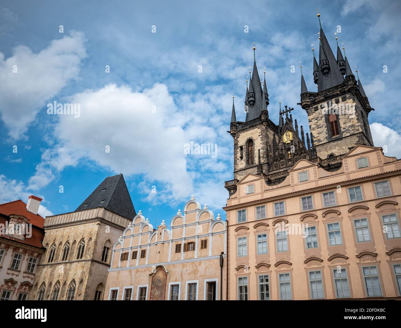 Church overlooking town square hi-res stock photography and images - Alamy