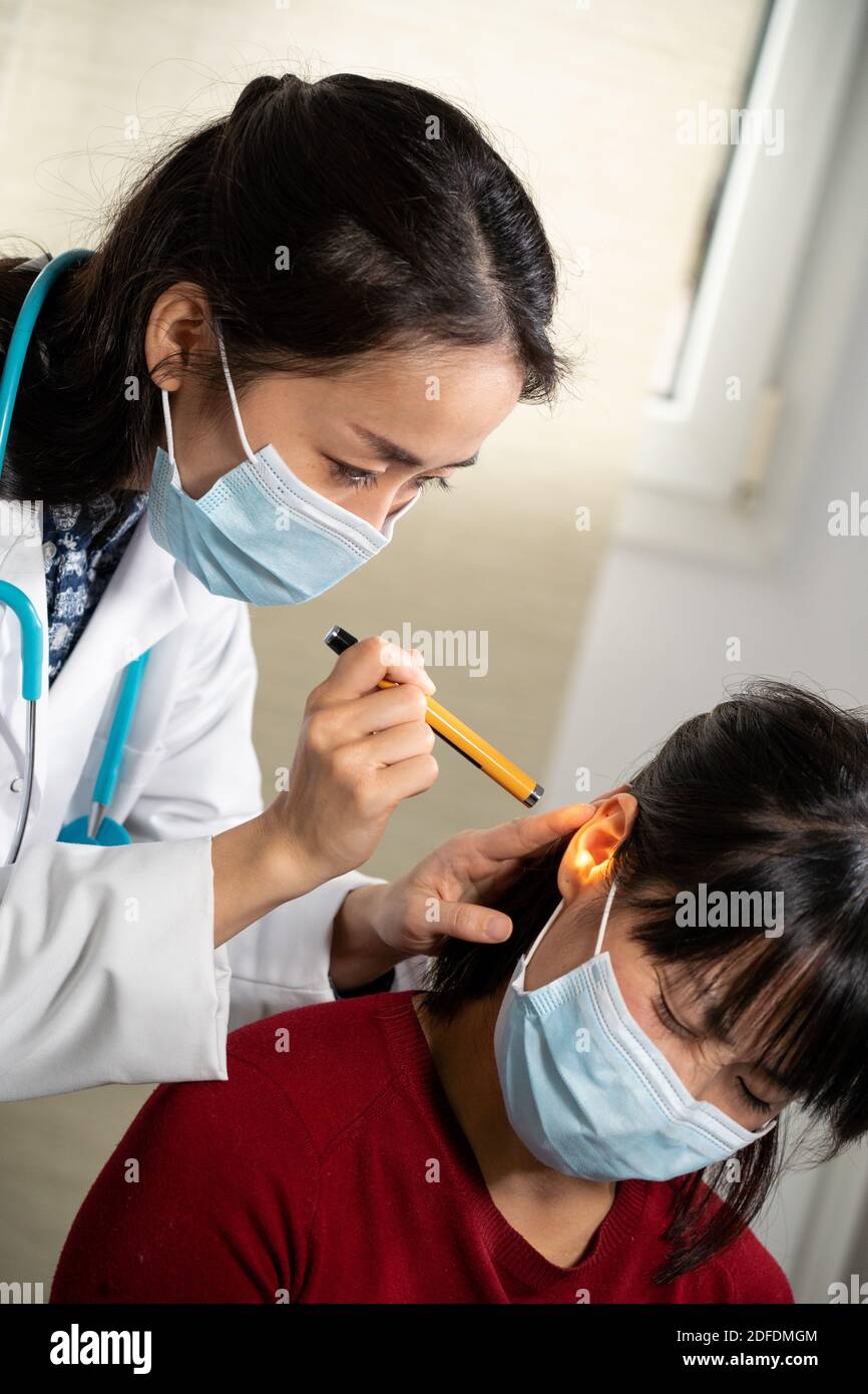 Ear endoscopy hi-res stock photography and images - Alamy