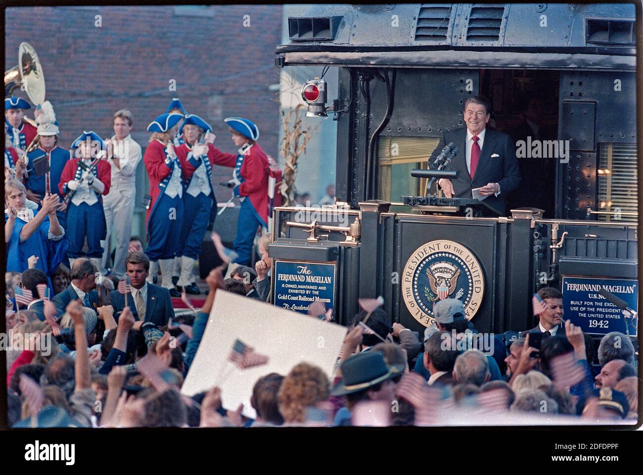 Reagan campaign 1984 hi-res stock photography and images - Alamy
