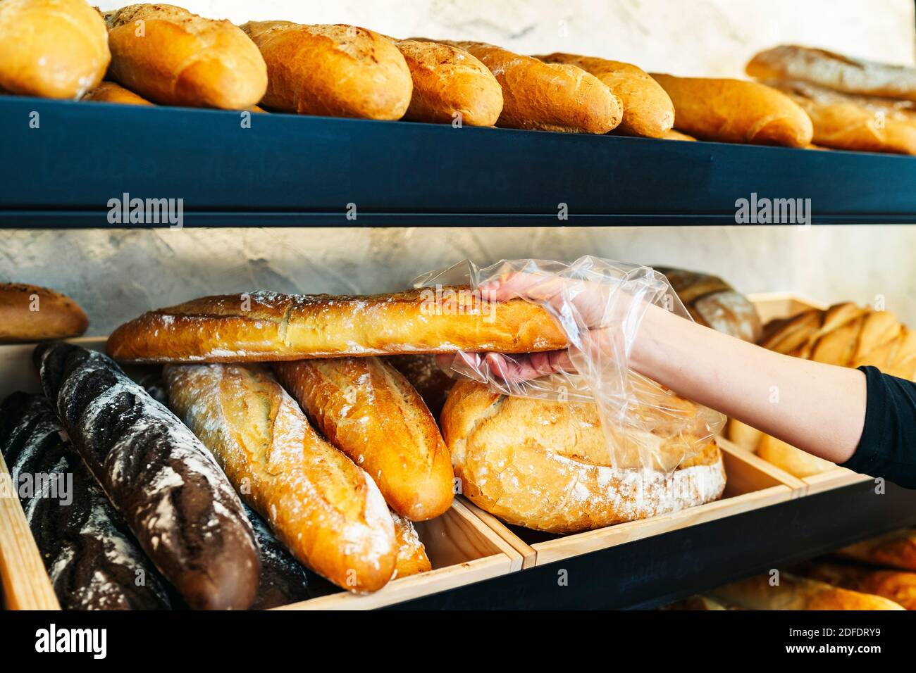 Chemist serving hi-res stock photography and images - Alamy