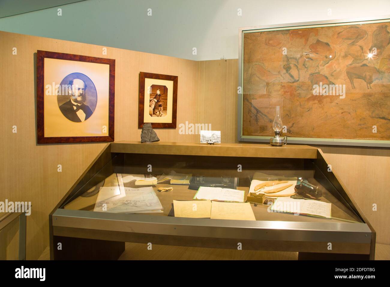 Despacho de Marcelino Sanz de Sautuola, Descubridor de las pinturas de ...