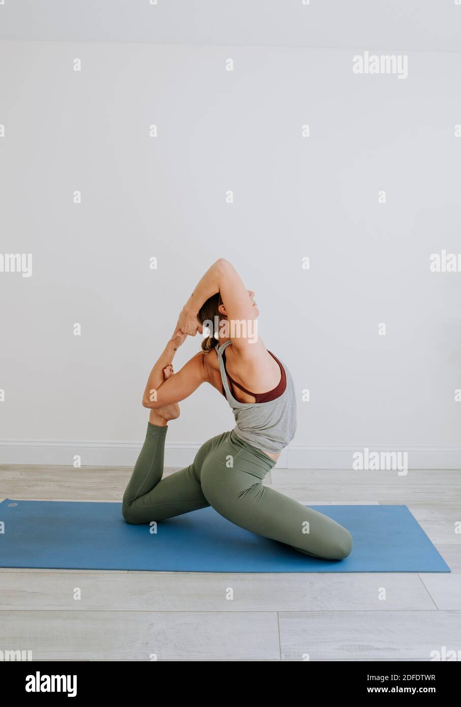 Difficult posture position hi-res stock photography and images - Alamy