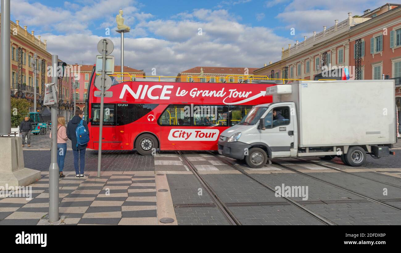 Big red open top tour bus hi-res stock photography and images - Alamy