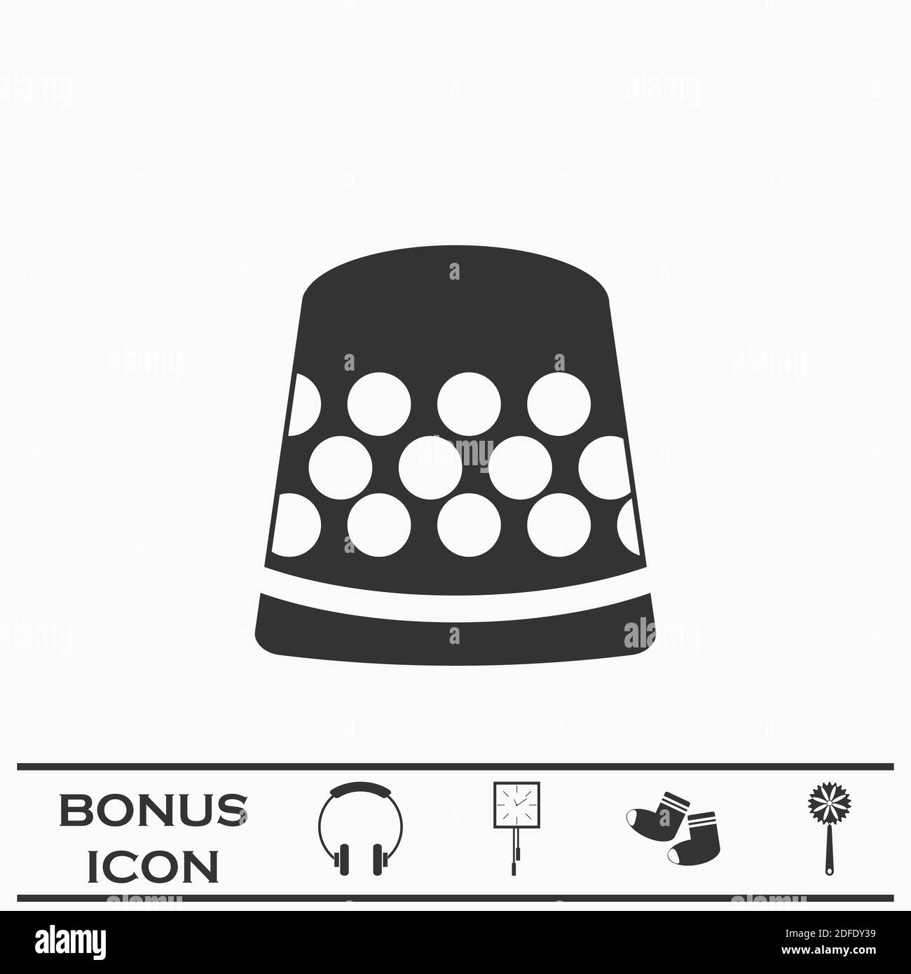 Thimble and needle sketch hi-res stock photography and images - Alamy