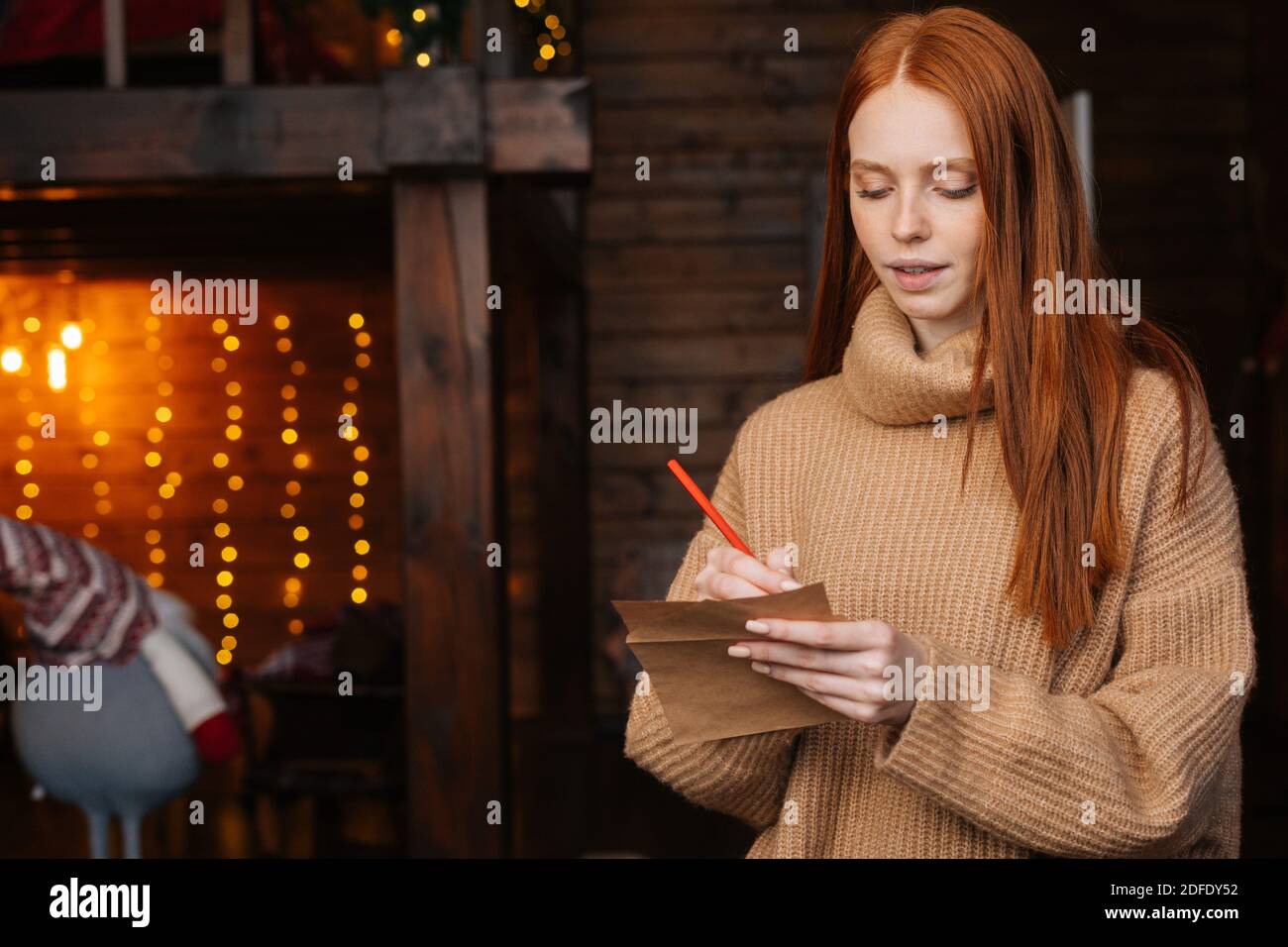 Woman girl writing letter vintage hi-res stock photography and images ...