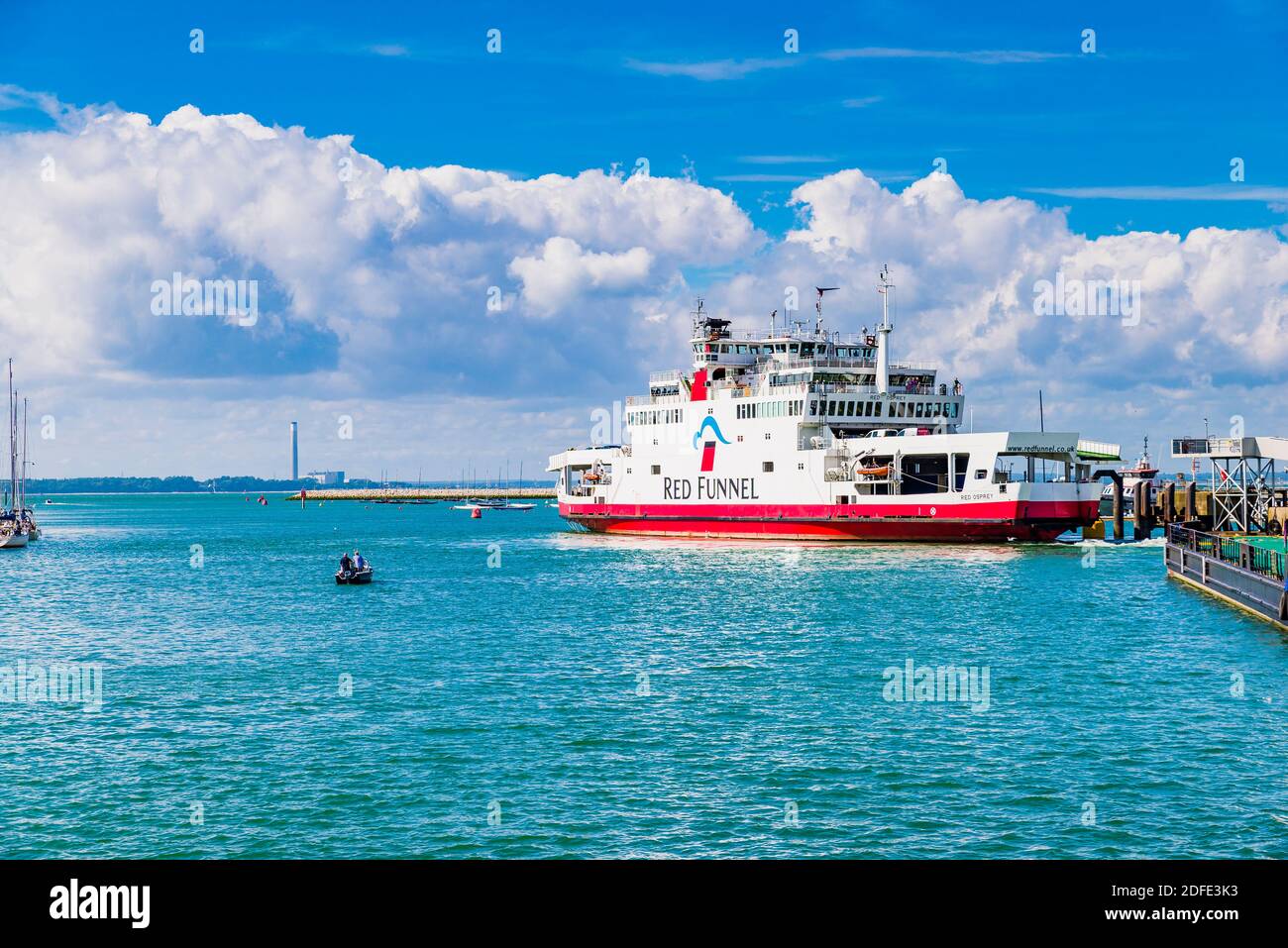 Red Funnel ferry leaving the port of Cowes. Cowes, Isle of Wight ...
