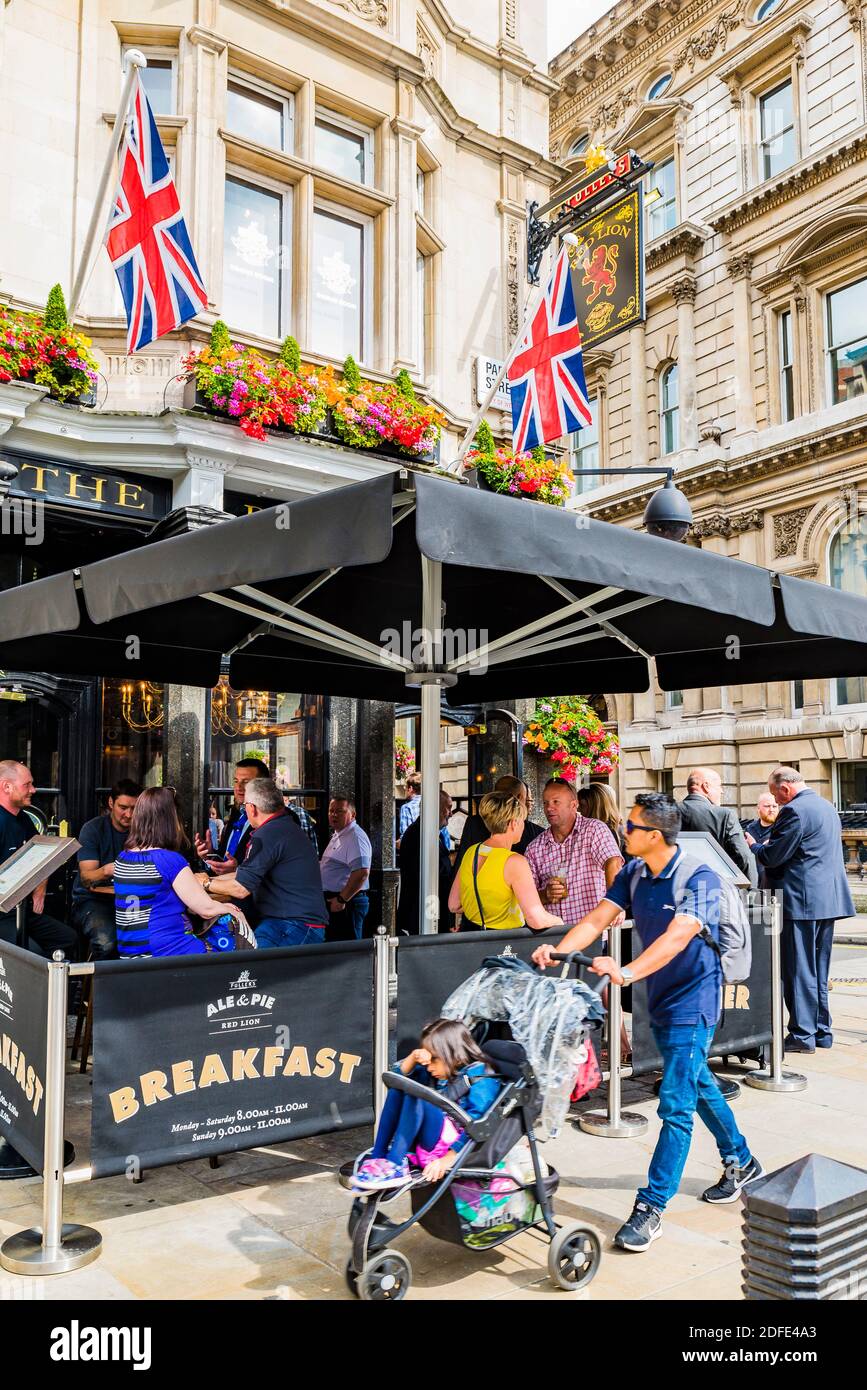 The famous Red Lion Pub on Parliament Street. London, England, United ...