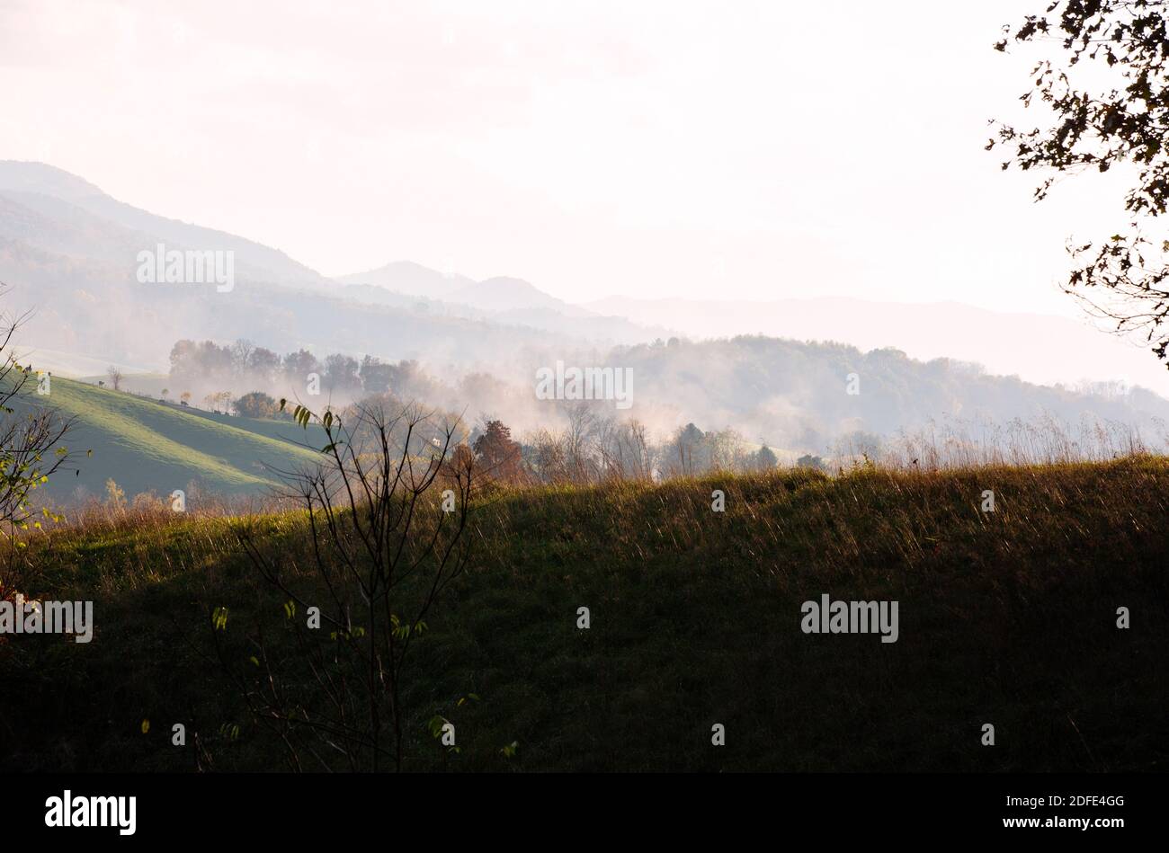 Misty mountains and farm land in Appalachia, Chilhowie Virginia Stock ...