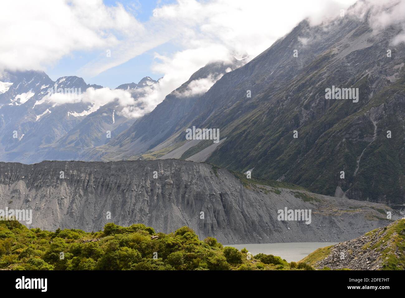 Sealy Trans Trail in Mt Cook National Park Stock Photo - Alamy