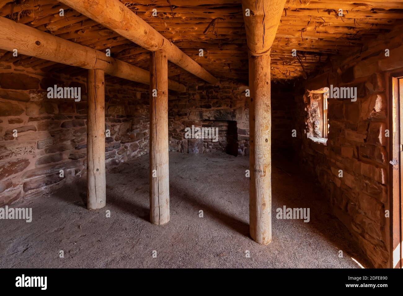 Civilian conservation corps cabin hi-res stock photography and images ...