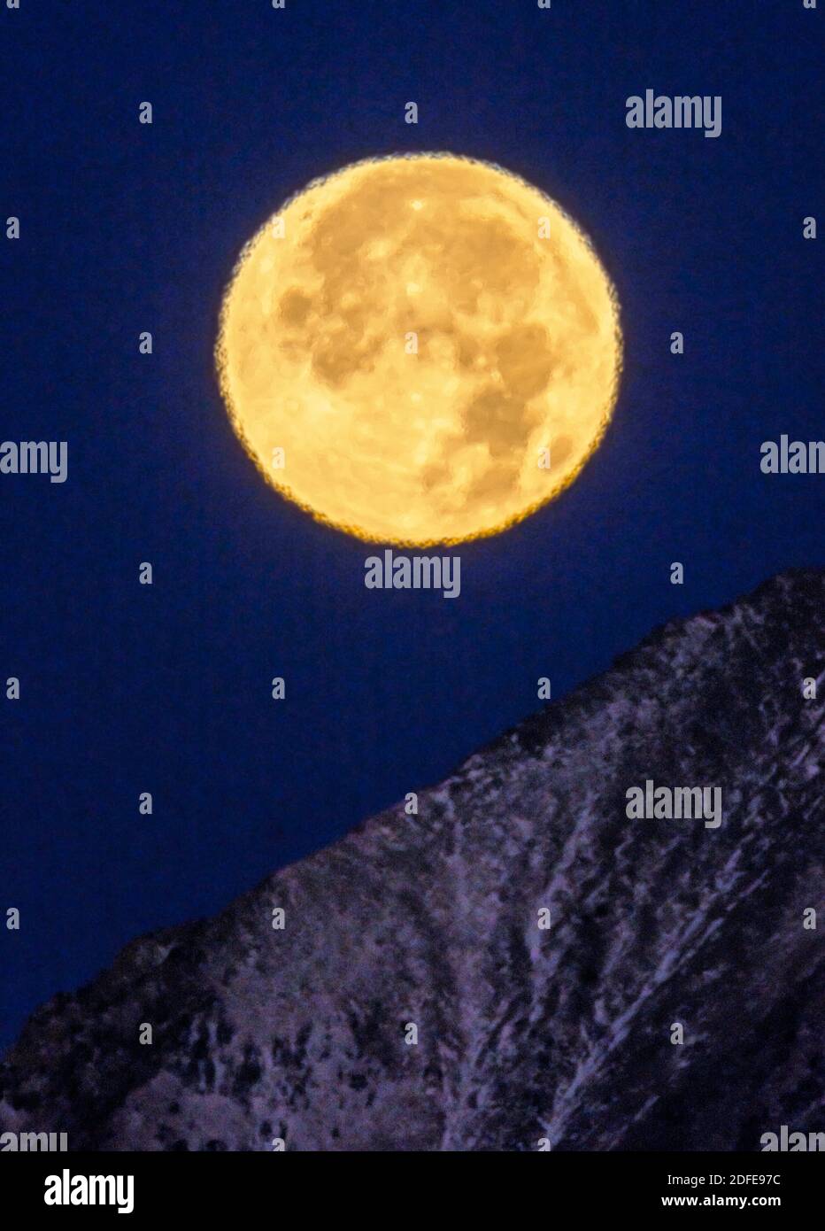 Solar elevation hi-res stock photography and images - Alamy