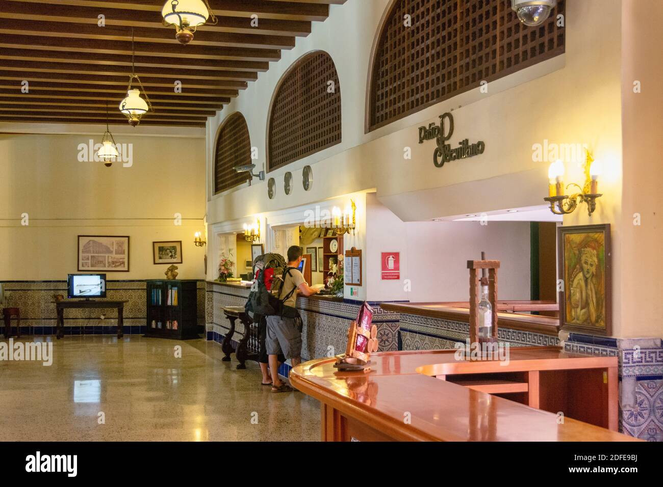 Luxury hotel lobby reception people hi-res stock photography and images ...