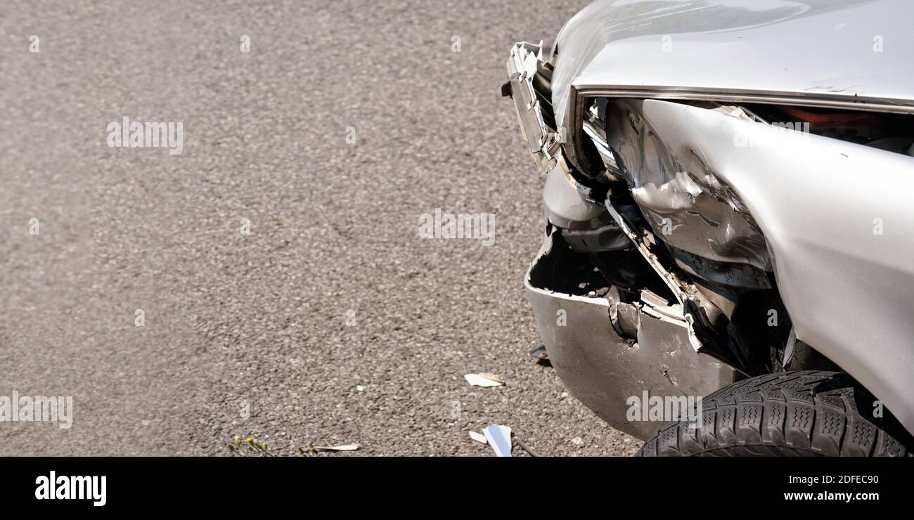 Car fender side damage hi-res stock photography and images - Alamy