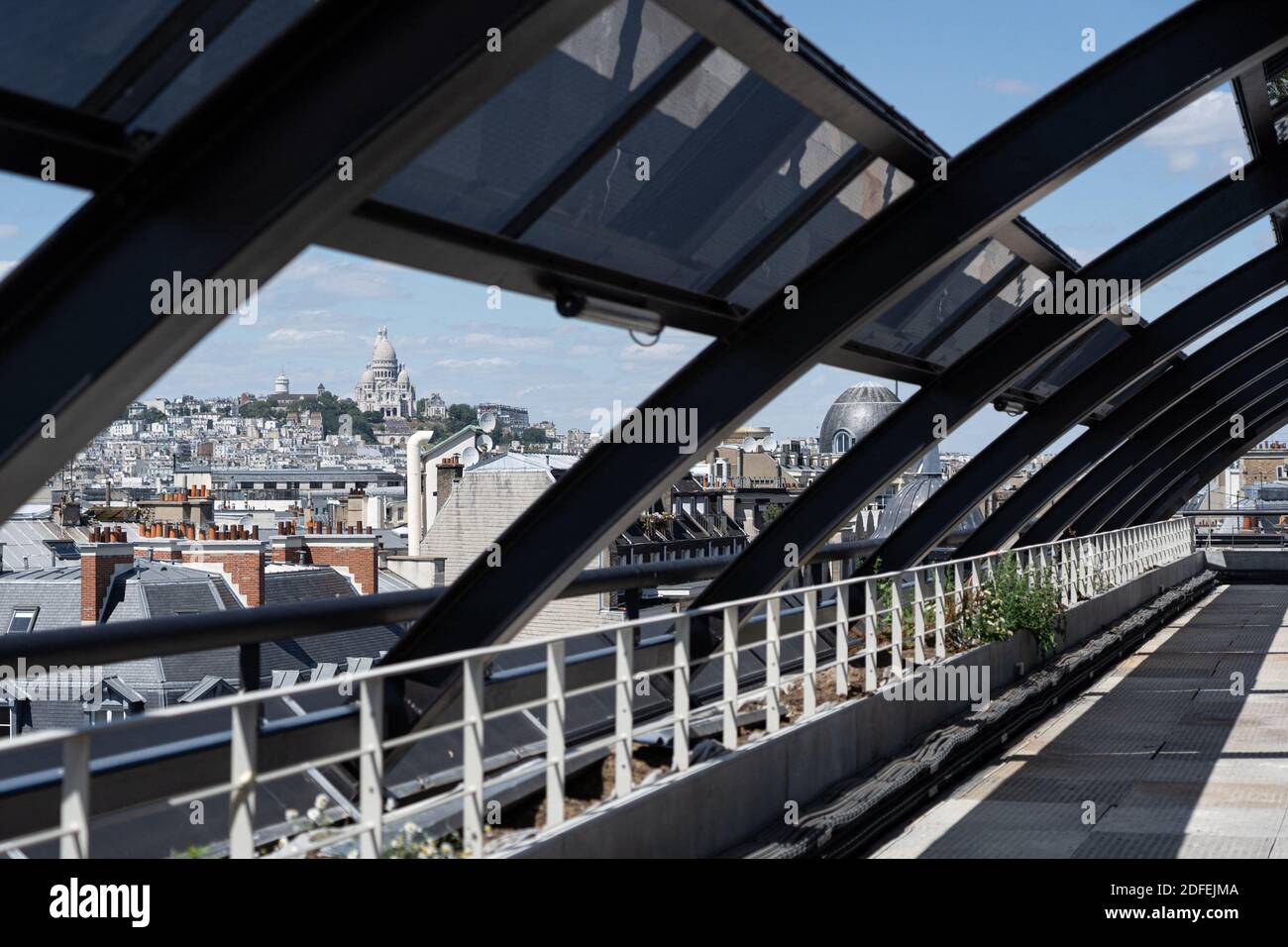Louvre post office hi-res stock photography and images - Alamy