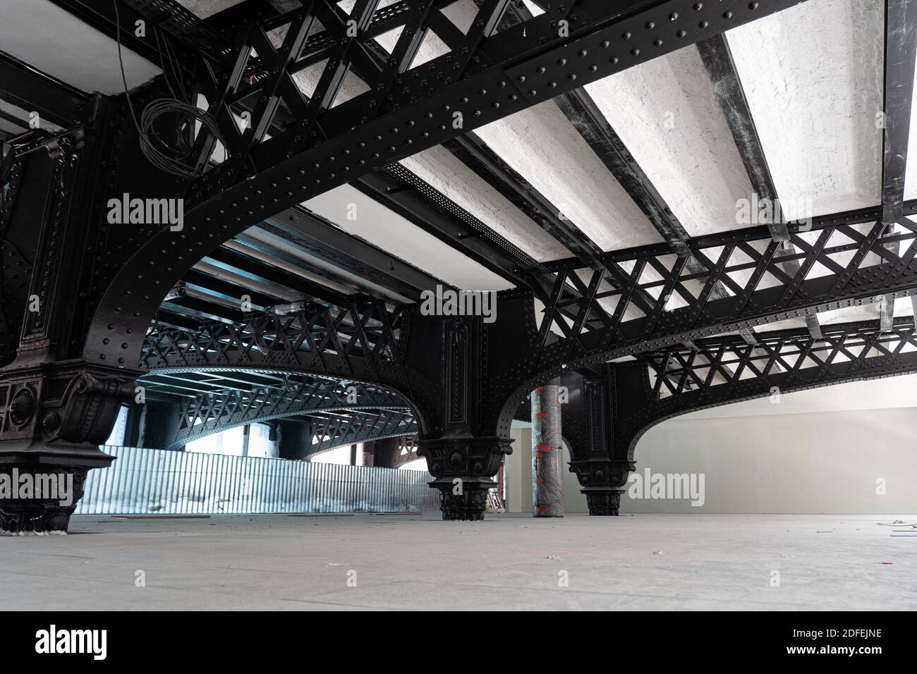 Poste du louvre hi-res stock photography and images - Alamy