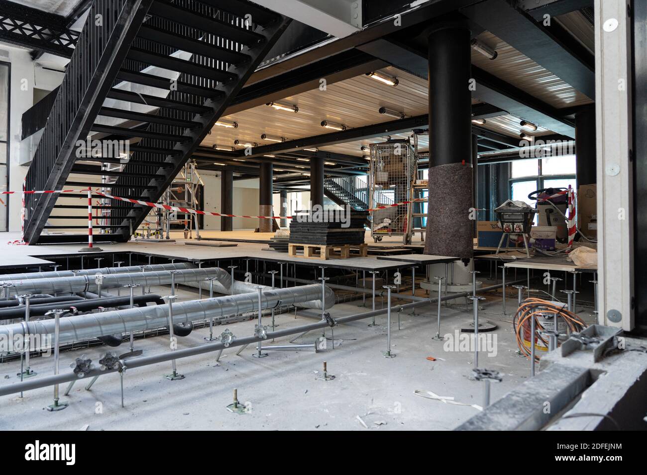 Poste du louvre hi-res stock photography and images - Alamy