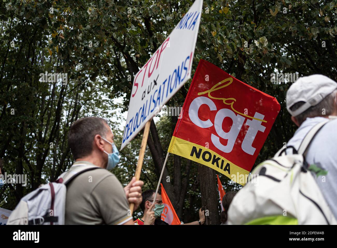 Employees of the Nokia group are demonstrating against the elimination ...