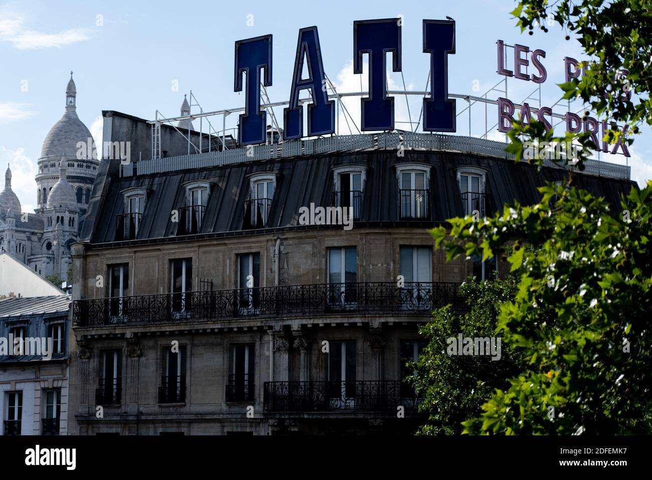 Illustrations of the Tati store on boulevard Rochechouart, the last one ...