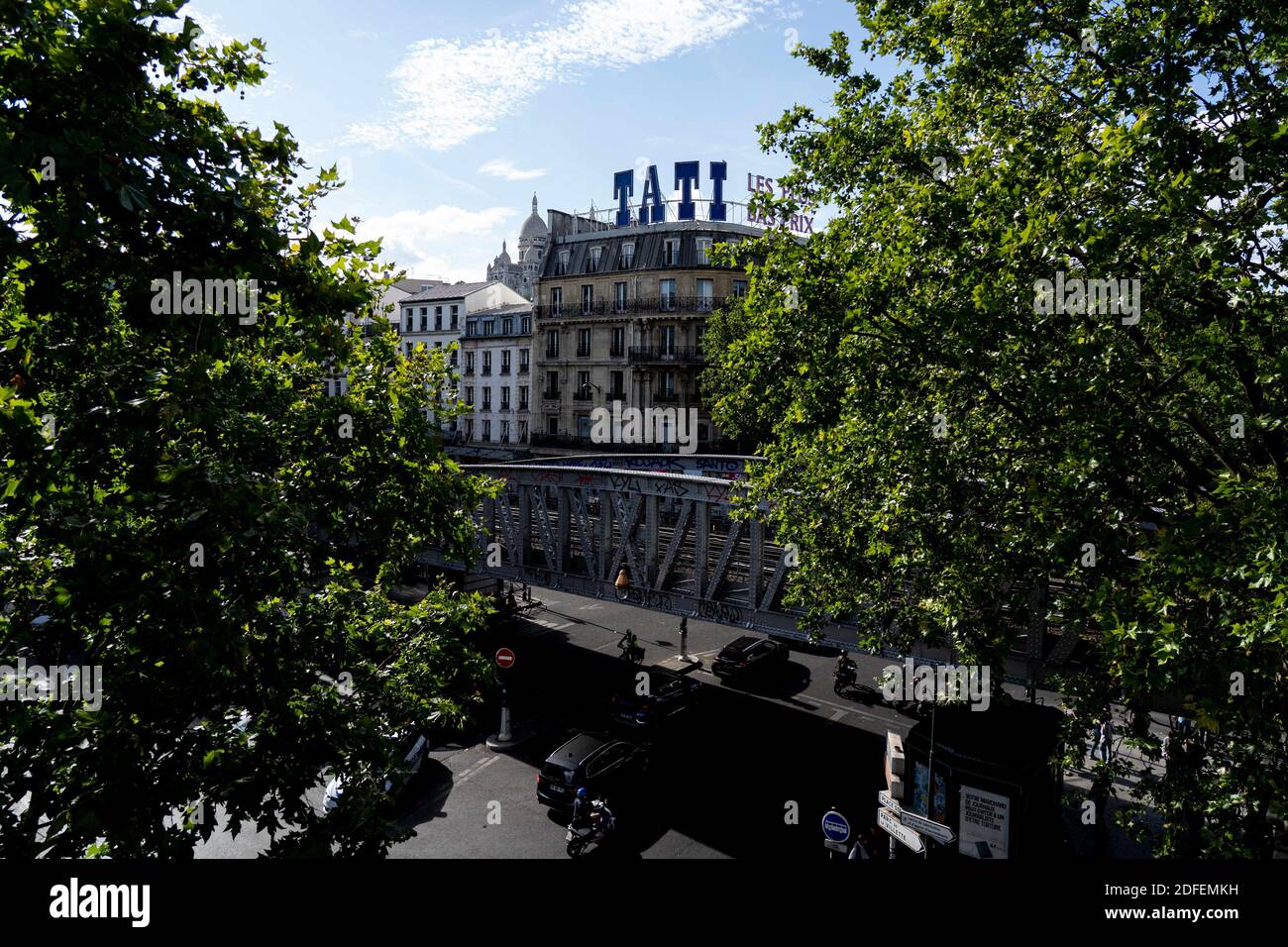 Illustrations of the Tati store on boulevard Rochechouart, the last one ...