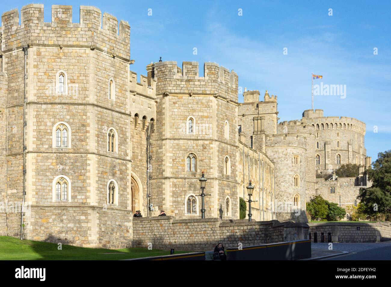 Windsor castle walls hi-res stock photography and images - Alamy