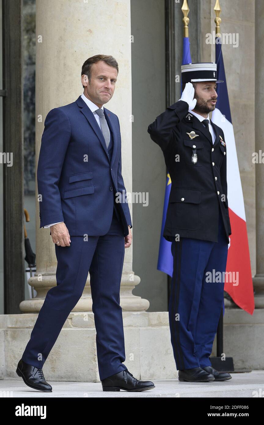 French President Emmanuel Macron await Swedish PM ahead of their ...