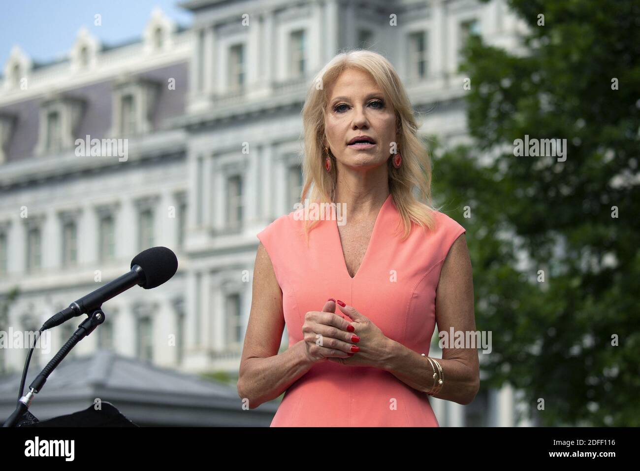 Kellyanne conway hi-res stock photography and images - Alamy