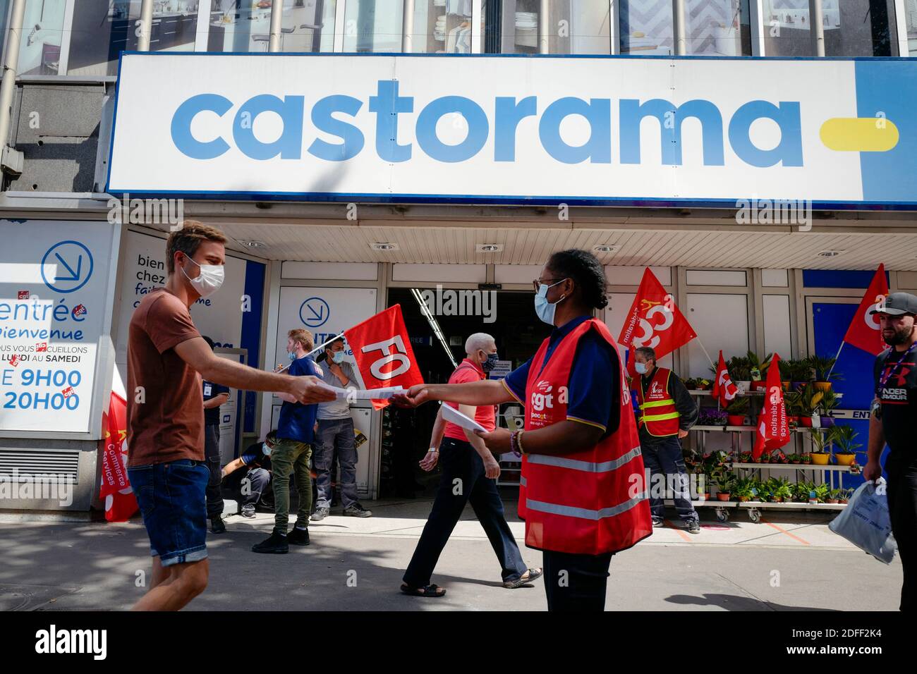 Castorama paris hi-res stock photography and images - Alamy