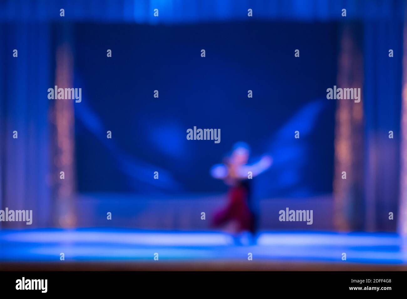 Blur dancer orchestra on stage hi-res stock photography and images - Alamy