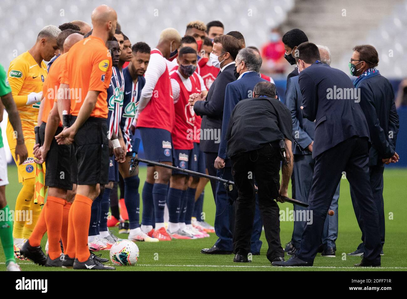 French President Emmanuel Macron with Paris St Germain players before ...