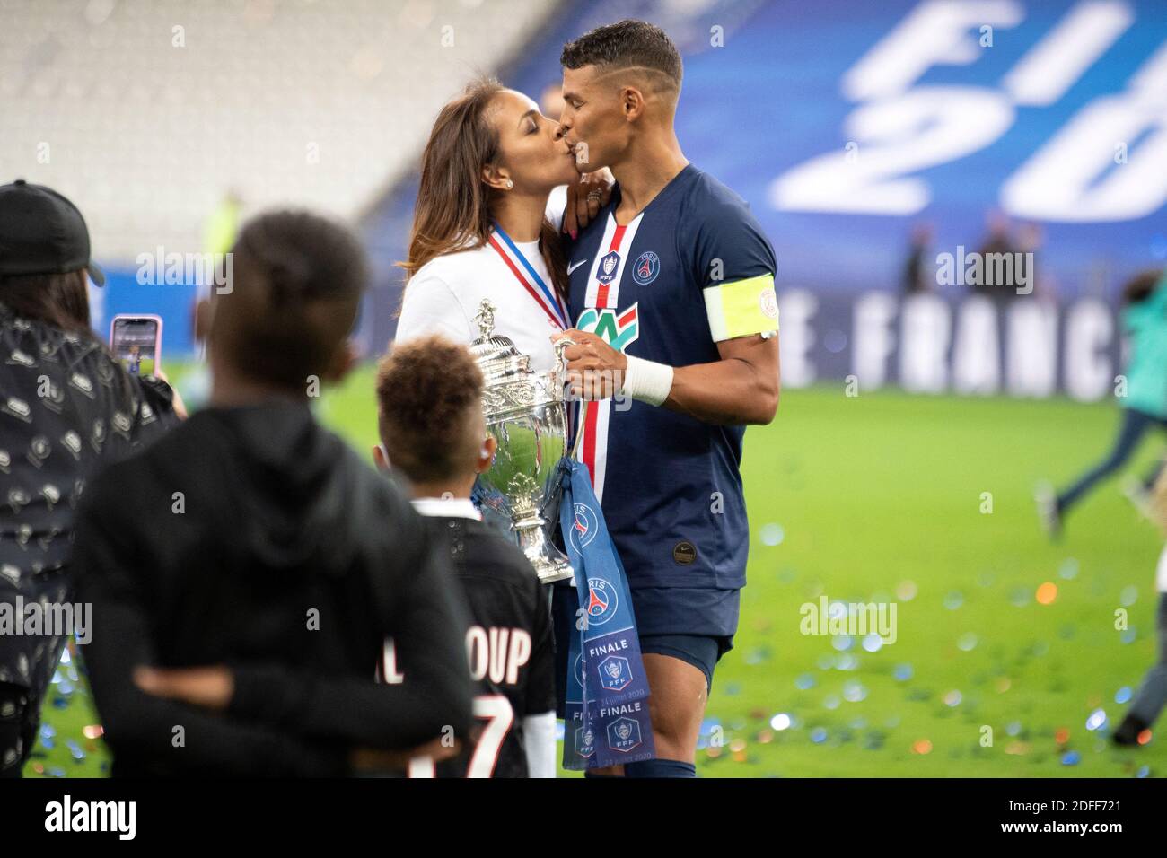 Thiago Silva Isabele Da Silva