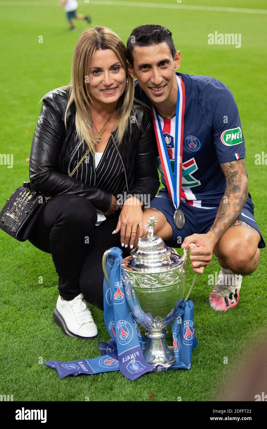 Paris Saint Germain's Angel Di Maria and his wife Jorgelina Cardoso ...