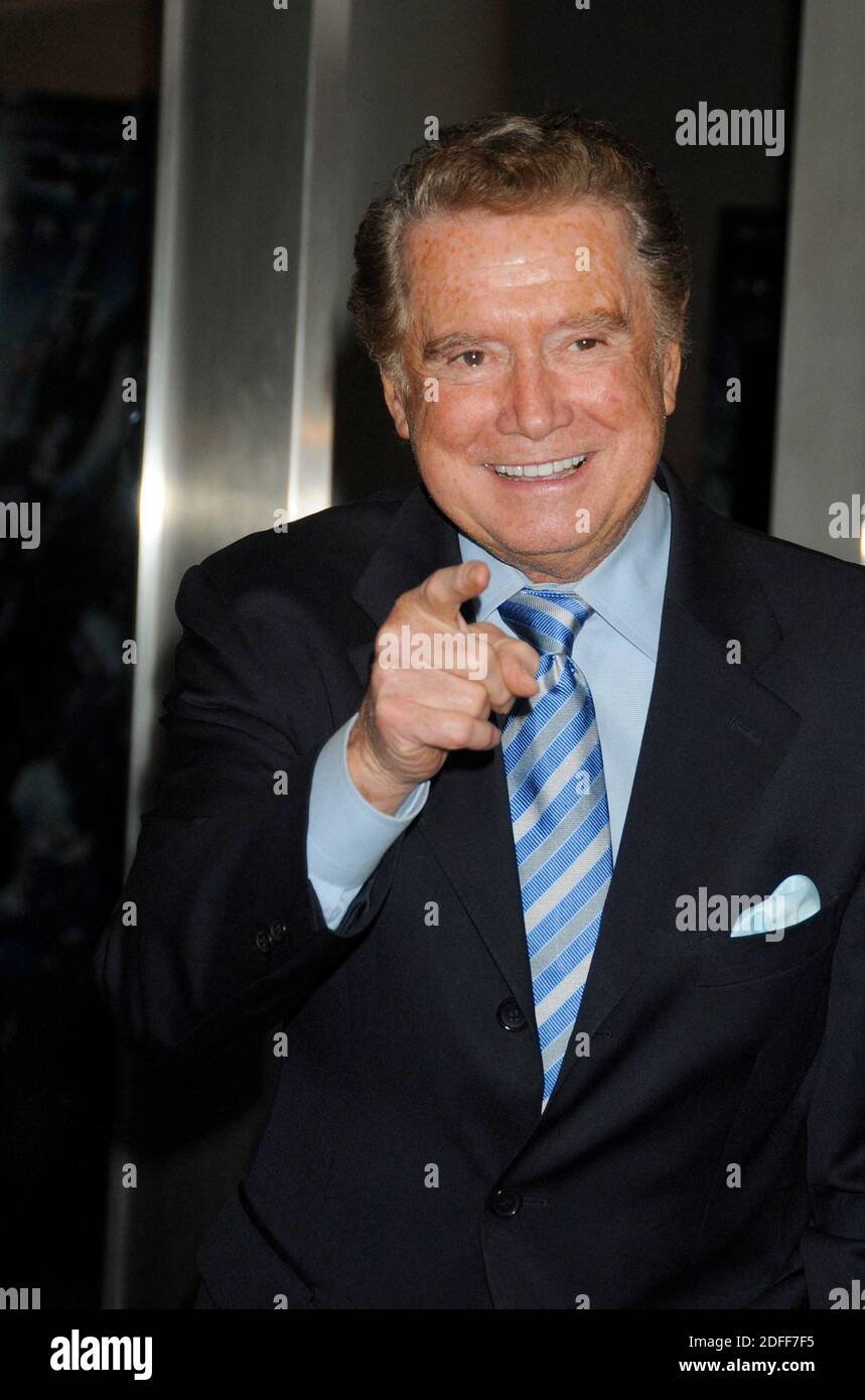 The dark knight 2008 hi-res stock photography and images - Alamy