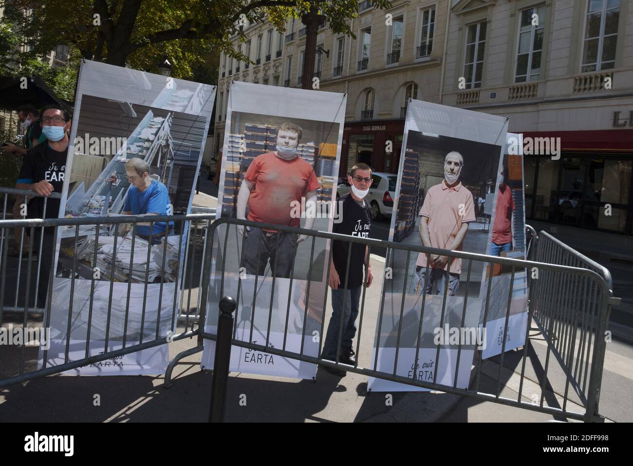EARTA employees demonstrate in front of the National Assembly in Paris ...