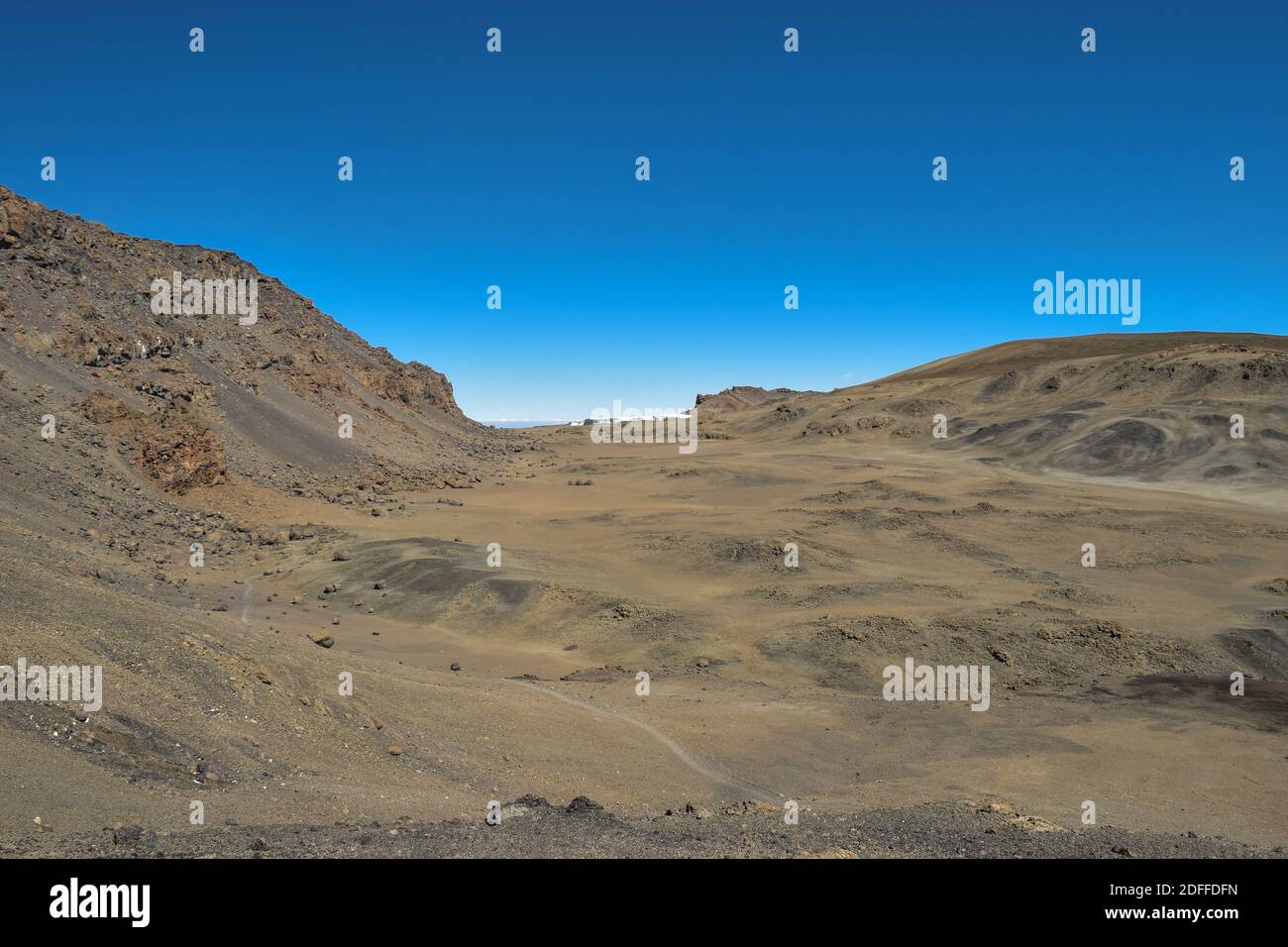 Scenic views of the glaciers at Mount Kilimanjaro, Tanzania Stock Photo ...