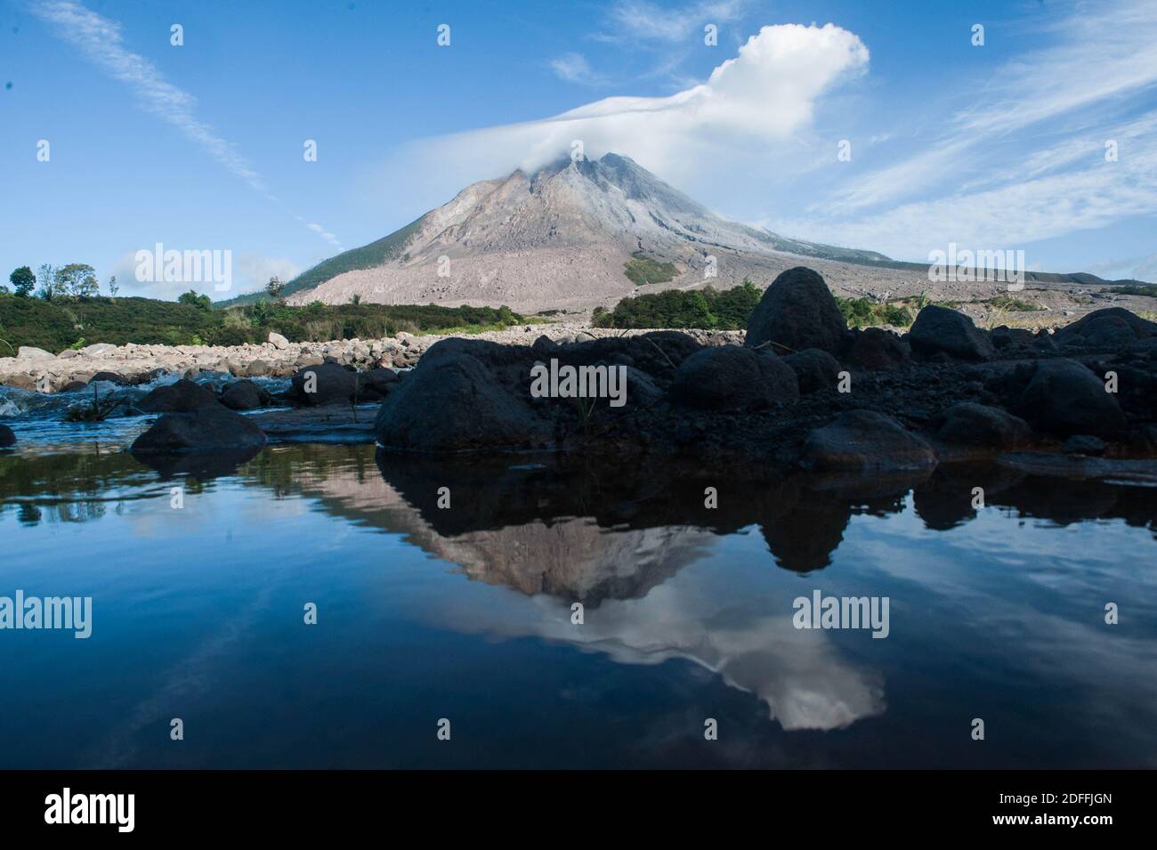 Sutanta hi-res stock photography and images - Alamy