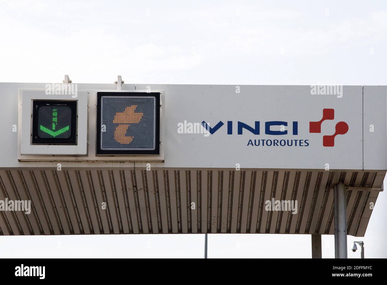 A shop sign of VINCI Autoroute, on August 1 2020 in Niort, France ...