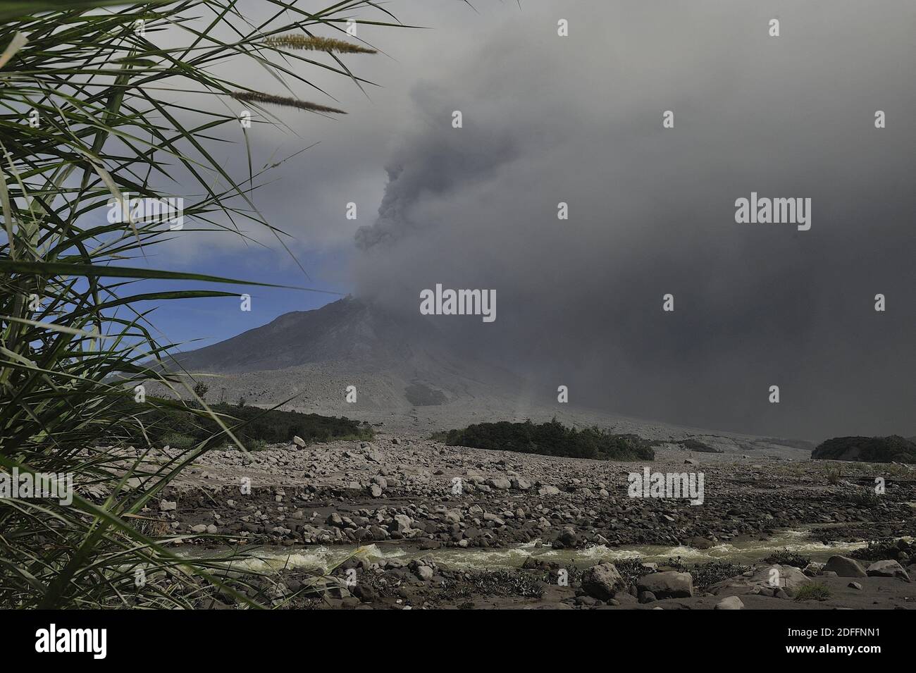 Sinabung volcano seen spews volcanic ash during eruption on August 18 ...