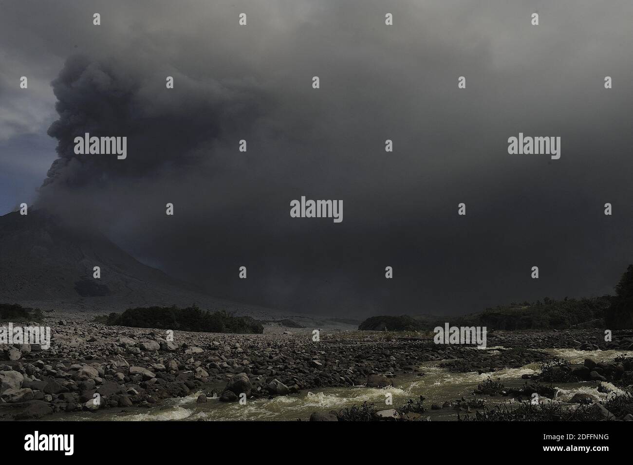 Sinabung volcano seen spews volcanic ash during eruption on August 18 ...