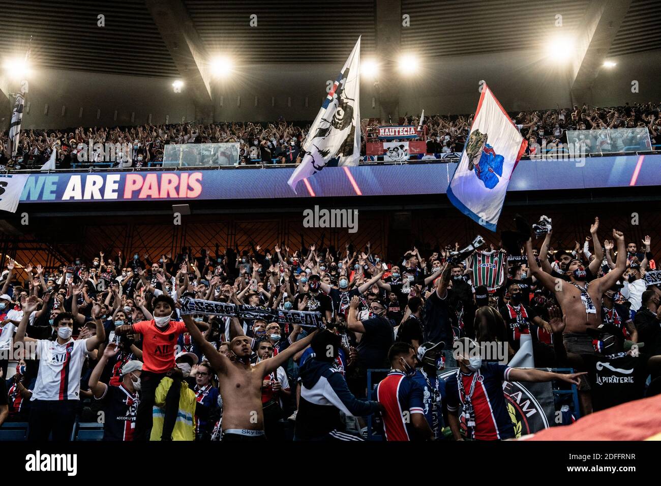 Drapeaux supporters football hi-res stock photography and images - Alamy