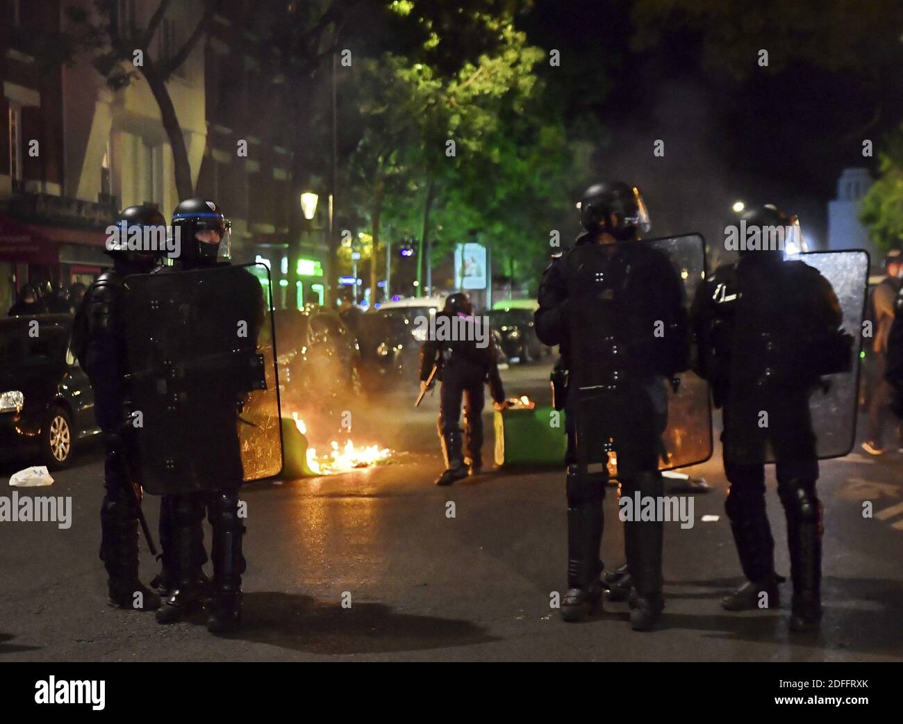 Paris Saint Germain fans taunt French Riot Police outside PSG's Parc de ...